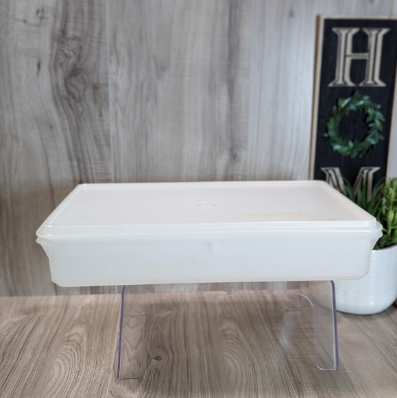 Tupperware | Kitchen | Vintage Tupperware Cake Deli Food Storage ...